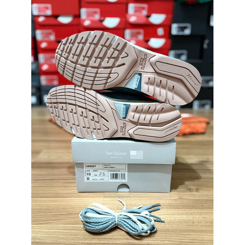 New Balance 美製鞋U992KT US10 28cm Kith聯名大阪限定全新NB New Balance 美製鞋U992KT US10 28cm Kith聯名大阪限定全新NB