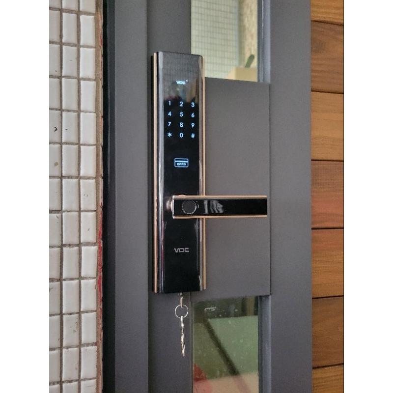 VOC X9 plus 電子鎖＜衝評論限量優惠價＞含安裝 保固一年 智能鎖 WIFI遠端 指紋鎖 鑰匙 密碼鎖 | 蝦皮購物