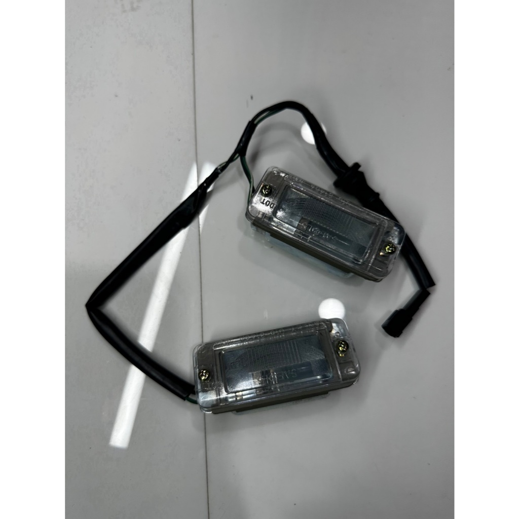 @中華三菱 MITSUBISHI@POJERO~帕杰羅~尾門牌照燈總成~全新原廠件~牌照燈~全新品 | 蝦皮購物