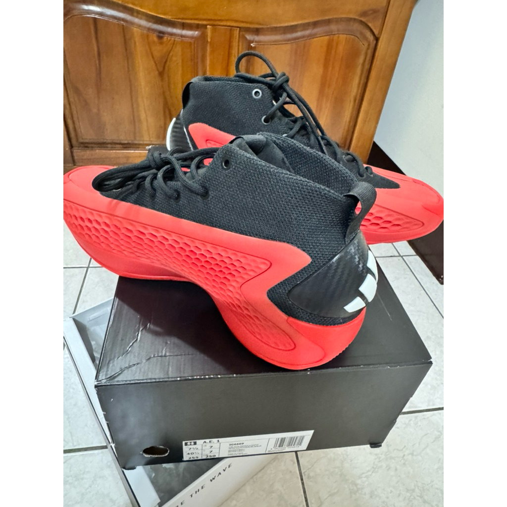 全新 adidas AE 1 LOW MURAL 籃球鞋 US 7·5 實戰籃球鞋 JI4068 | 蝦皮購物