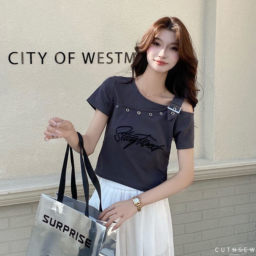 CUTNSEW 【63933】現貨 個性鏤空斜肩短版Tee (女裝 短袖 春夏 合身 上衣 短版) | 蝦皮購物