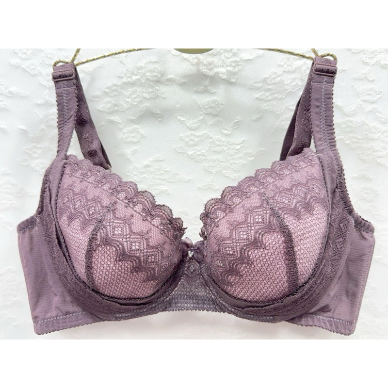 胸罩/女內衣 38/85E，薄罩杯，請詳細參閱「商品詳情」。 | 蝦皮購物