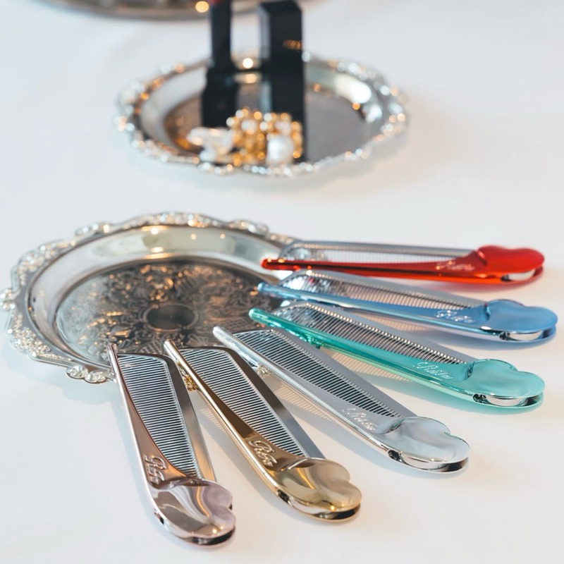 ☑️現貨 日本 ReFa 尖尾梳子 梳子 減緩靜電 愛心梳 瀏海梳 | 蝦皮購物