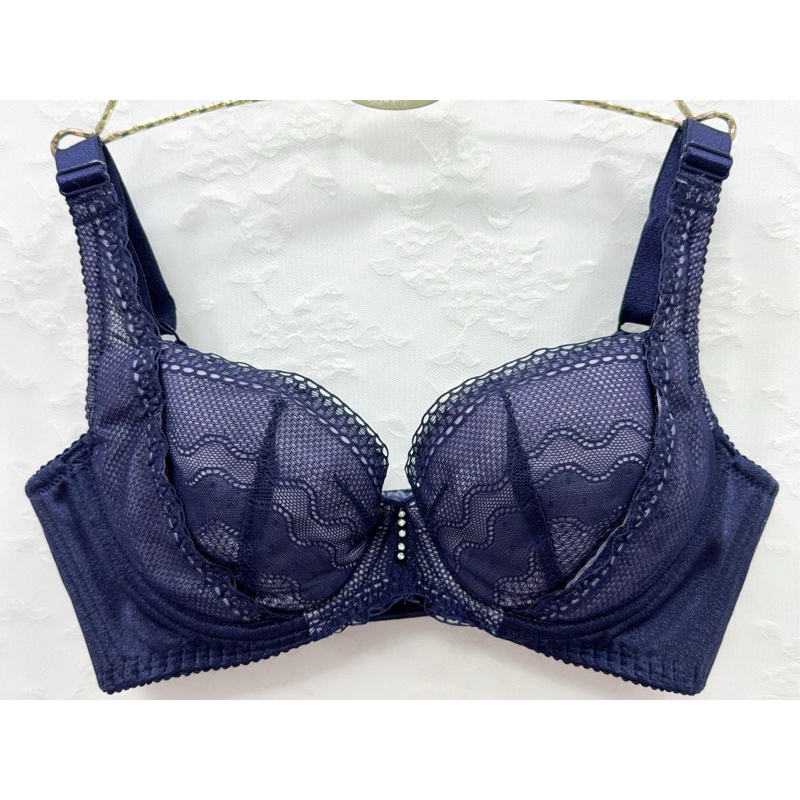 奧黛莉 32/70C，薄罩杯，請詳細參閱「商品詳情」。 | 蝦皮購物