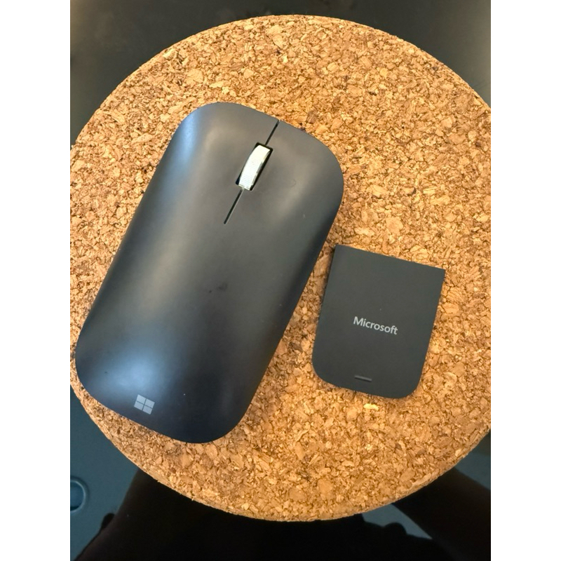 二手 / Microsoft 微軟 Surface Mobile Mouse 藍芽滑鼠 (霧光黑) | 蝦皮購物