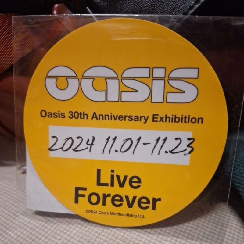限量Oasis 30th 紀念展行李箱貼 東京oasis live forever 綠洲合唱團 復出 貼紙 30th | 蝦皮購物