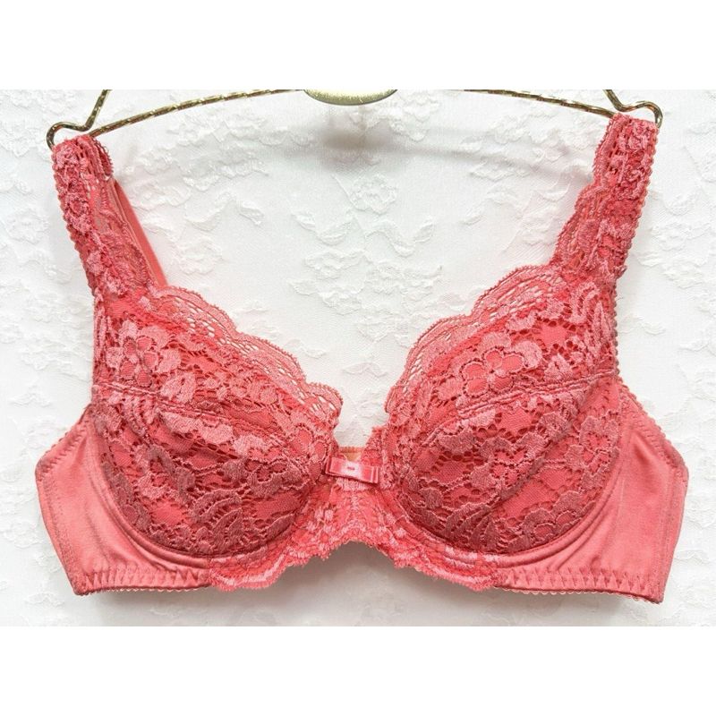 思薇爾 32/70B，薄罩杯(有附水餃墊)，請詳細參閱「商品詳情」。 | 蝦皮購物