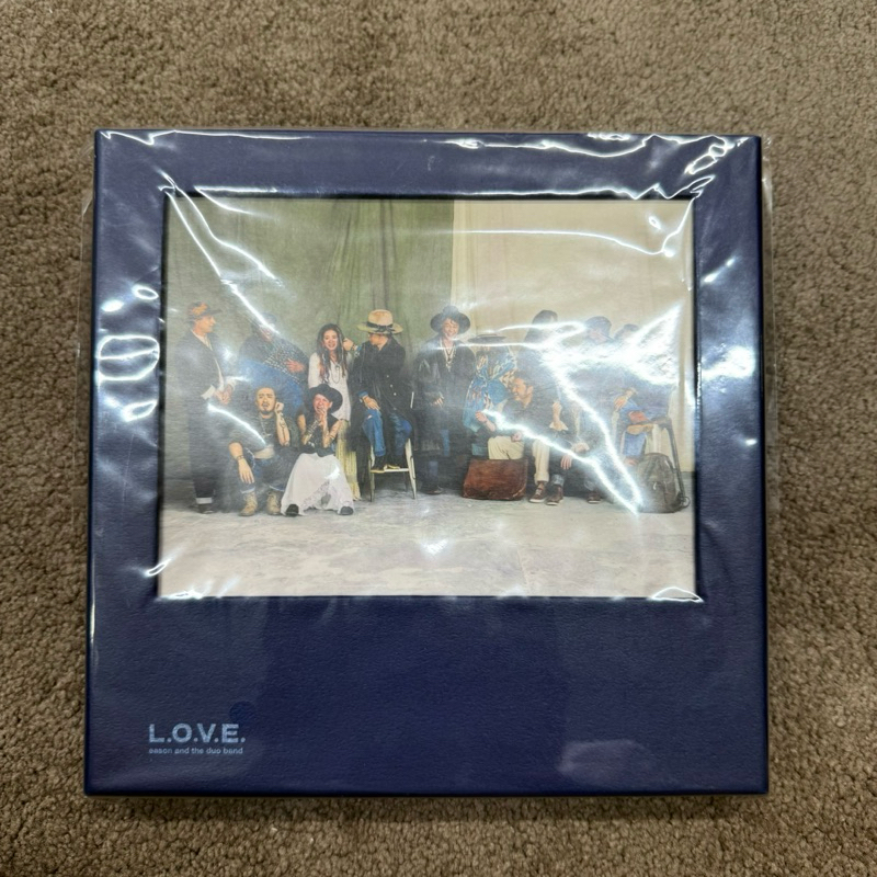 Eason 陳奕迅 專輯 LOVE CD+歌詞寫真卡 cd | 蝦皮購物