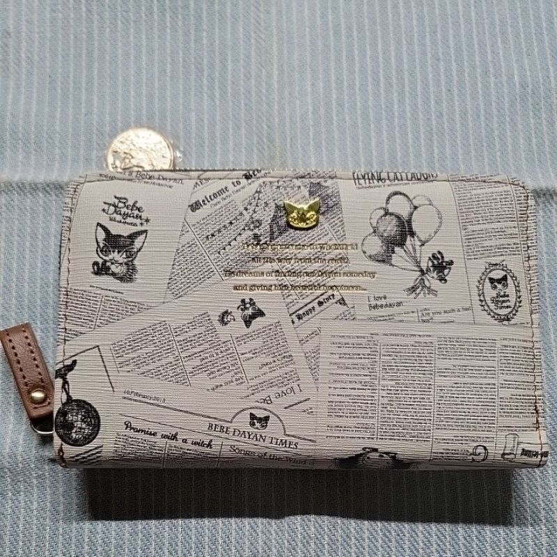 現貨全新 Wachifield Dayan Bebe Dayan 瓦奇菲爾德 達洋貓 二折中夾 二折中皮夾 黑白報紙款 | 蝦皮購物