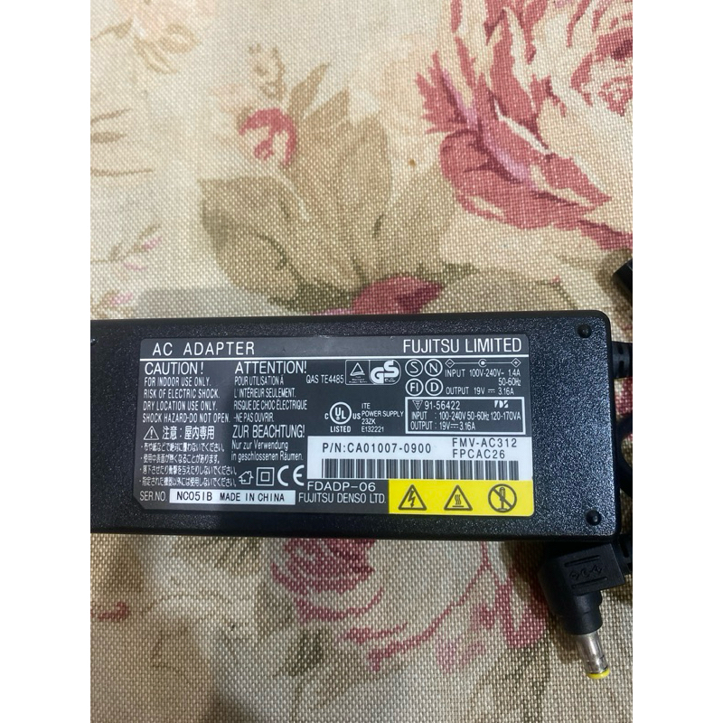 原廠FUJITSU AC adapter 19V 3.16A 電源供應器 | 蝦皮購物