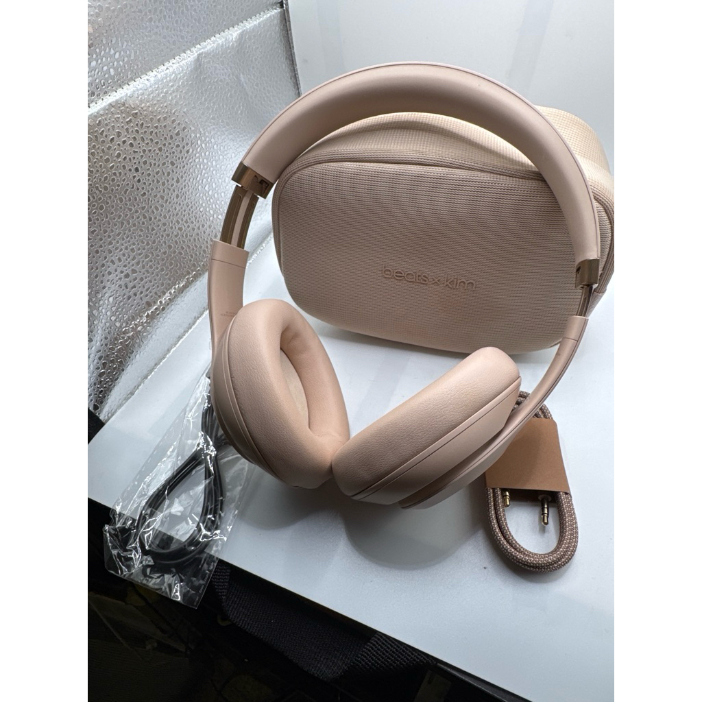 beats studio pro Kim 聯名款 Beats Studio Pro x Kim Kardashian | 蝦皮購物