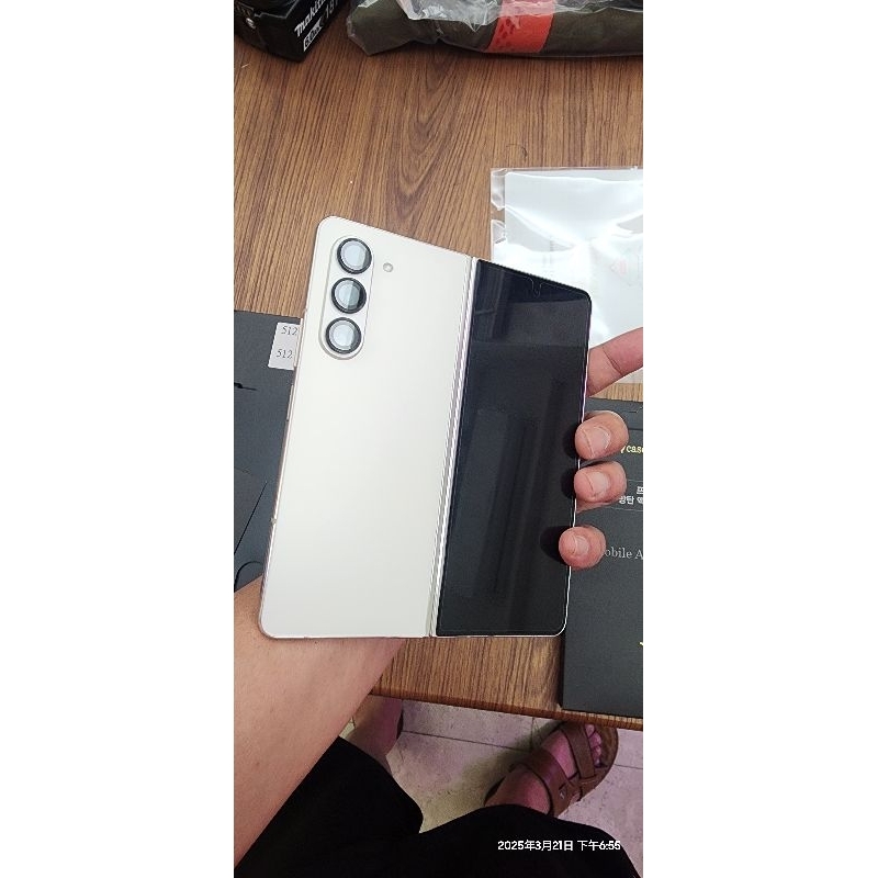 SAMSUNG Z Fold5 SM-F9460 12G/512G 女用機 幾乎全新 剛換新原廠保護貼 | 蝦皮購物