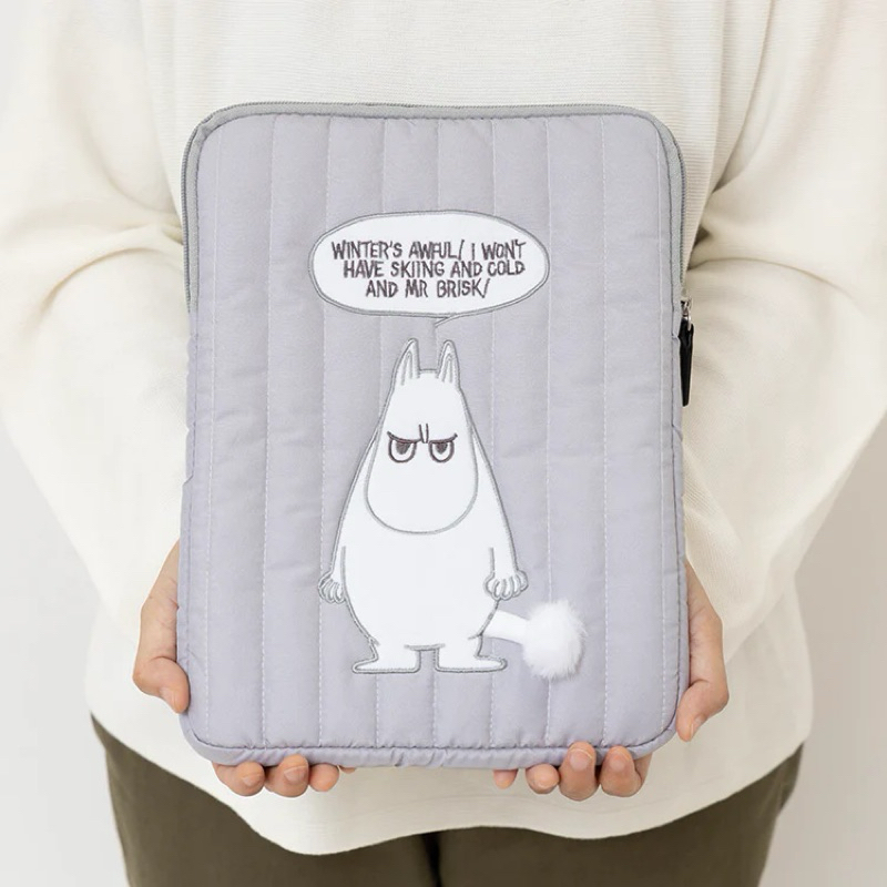Moomin 慕敏 嚕嚕米 筆電包 平板包 iPad包 有毛茸茸尾巴的嚕嚕米 | 蝦皮購物