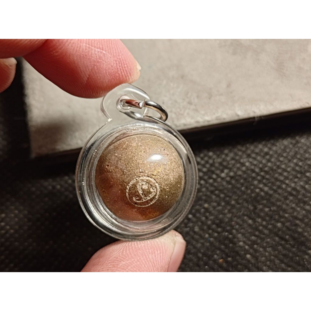 泰國佛牌~2563~愛凱天童路翁~洛坤府Wang Tawan寺~三掛防水殼~龍普賢舍利坤平餘料入料(0201A) | 蝦皮購物