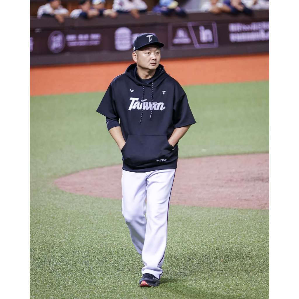 ⋯官方正版⋯2025 TEAM TAIWAN球員版短袖帽T(TAIWOLF台灣狼.挺台灣.台灣尚勇.12強T) | 蝦皮購物