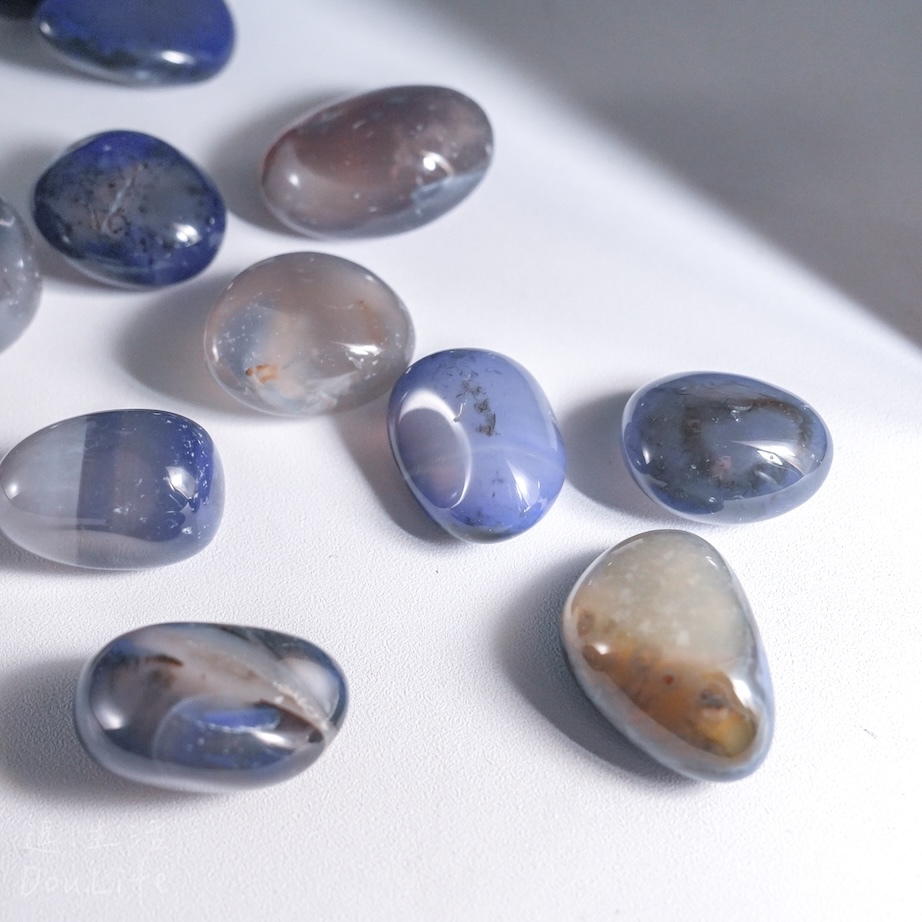 【逗生活 Dou.Life】藍瑪瑙(優化) 逗滾石｜天然｜台灣現貨｜平靜舒心｜安撫焦慮｜滾石｜礦石｜水晶｜ | 蝦皮購物