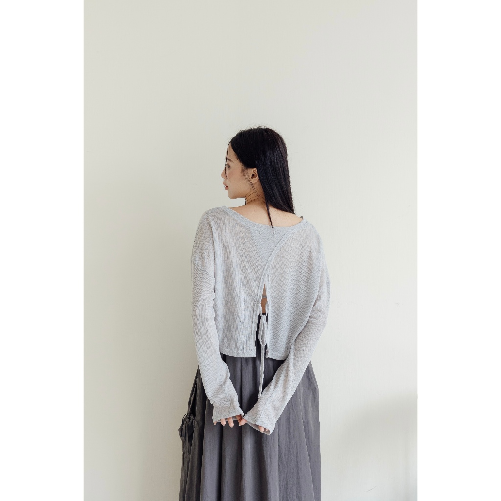 【LEGUSTA】後開叉綁繩透膚衫(淺灰) 綁繩 美背 露背 小性感 透明感 上衣-F00115016 | 蝦皮購物