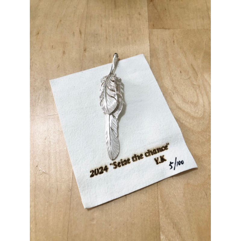 YUSUKE KOSAKA 小坂雄介 「Seize the chance 」子版羽毛現貨 全新日本製 | 蝦皮購物