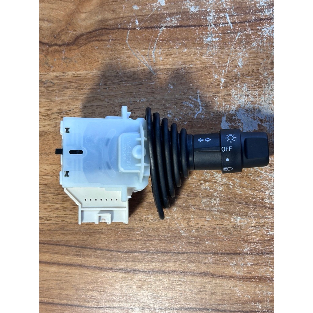 【韋嘉-堆高機材料】TOYOTA 豐田 堆高機 7F 7FD 7FB 7FBE 大燈開關 | 蝦皮購物