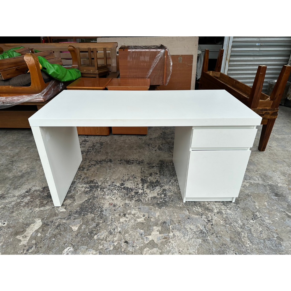香榭二手家具*IKEA MALM白色 140cm書桌-辦公桌-寫字桌-電腦桌-兒童書桌-抽屜桌-美甲桌-會客桌-工作桌 | 蝦皮購物