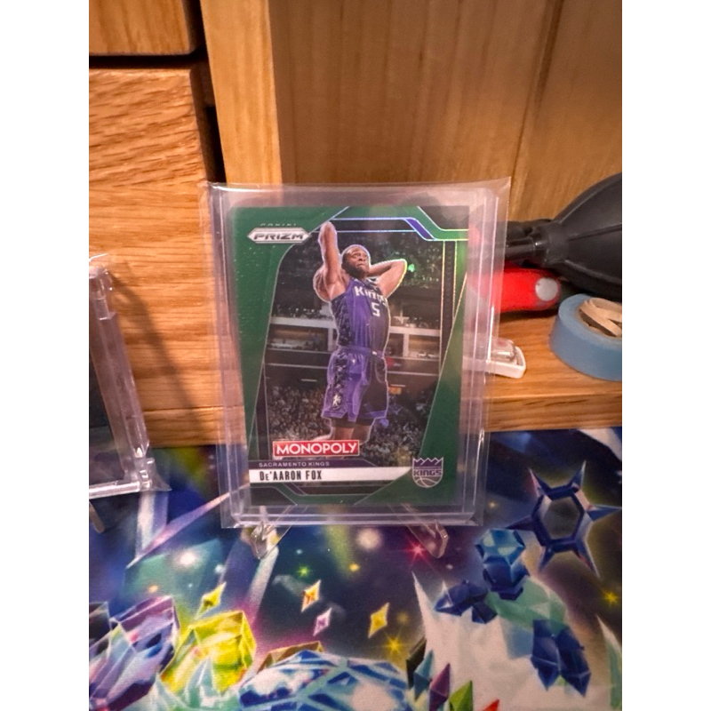 2024-25 Panini NBA Monopoly Prizm Green 31/35 De’Aaron Fox | 蝦皮購物
