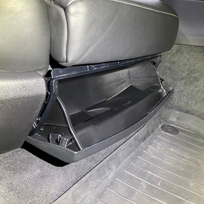 保時捷 Macan 98B 95B2 95B3 升級 原廠 椅下置物盒 禾笙影音館 | 蝦皮購物