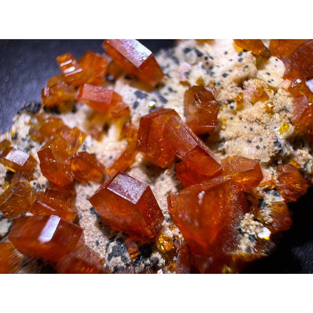 摩洛哥 Mibladen 釩鉛礦 Vanadinite | 蝦皮購物