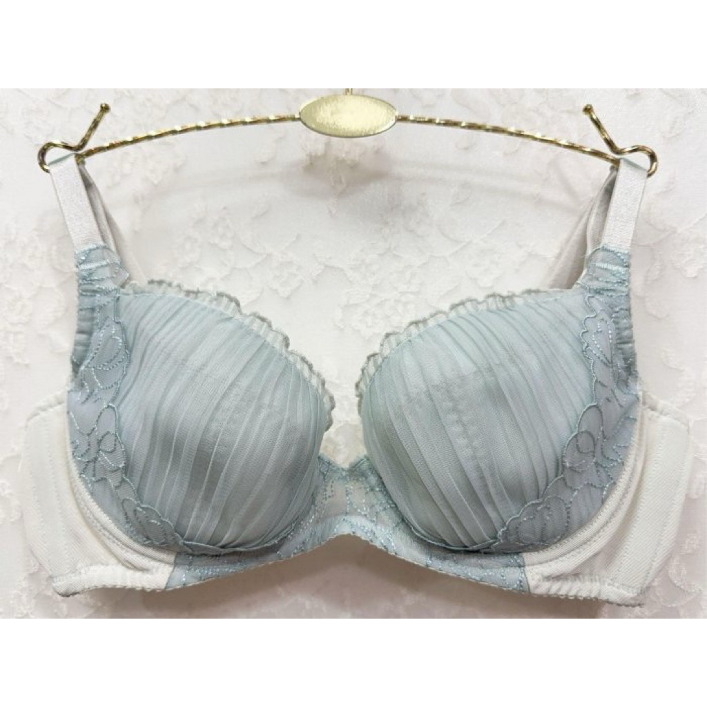 莎薇 32/70C，薄罩杯，請詳細參閱「商品詳情」。 | 蝦皮購物