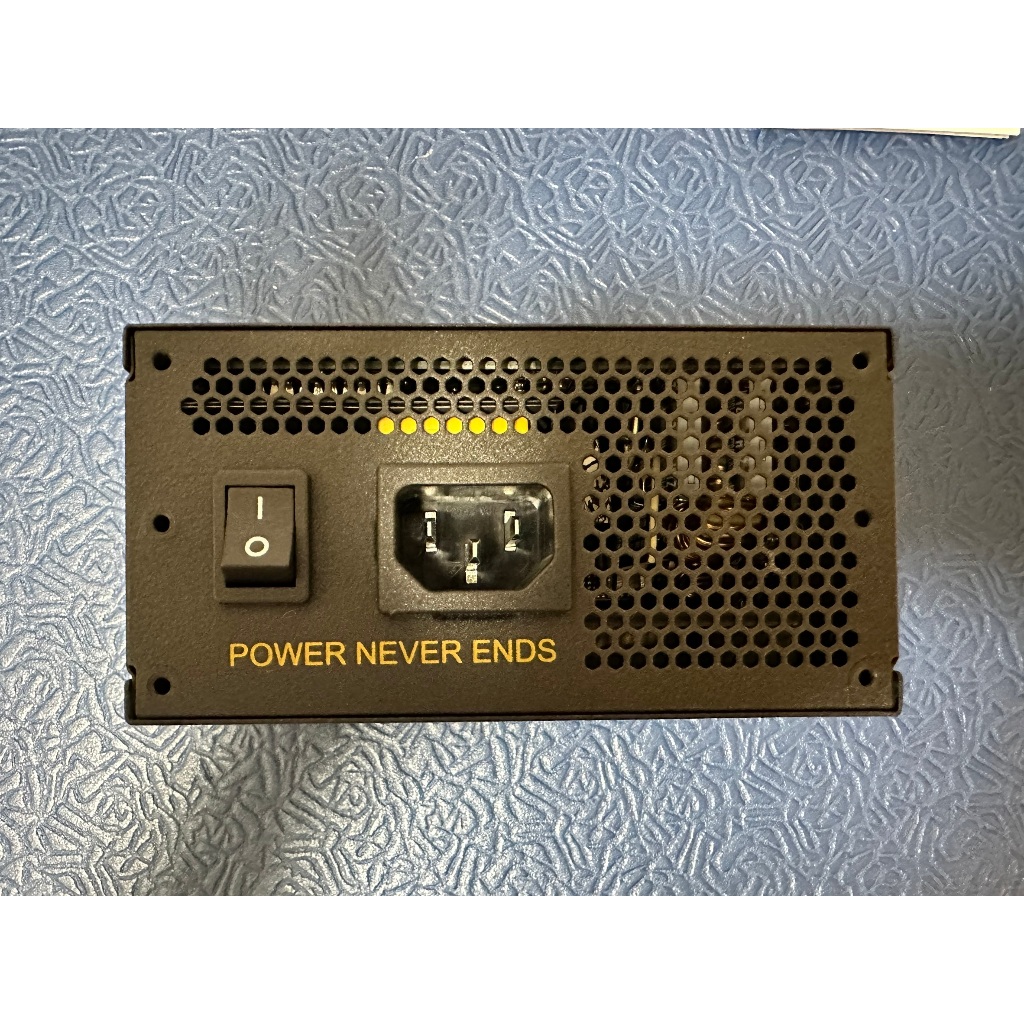 全漢 金鋼彈 650W SFX 電源供應器 (二手) (贈送 Abee CS01機殼) | 蝦皮購物