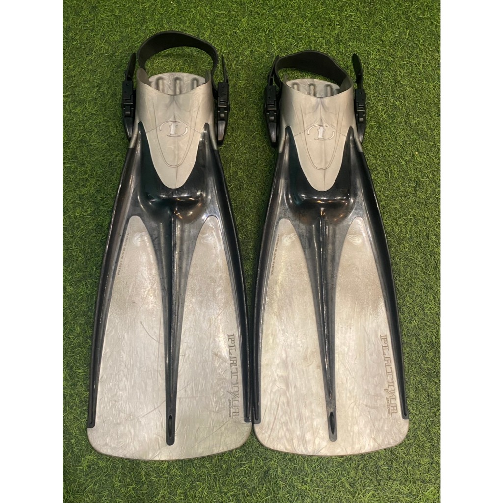 TUSA PLATINA SF5 黑銀 潛水浮潛 蛙鞋 SIZE L 輕量化 9成新 | 蝦皮購物