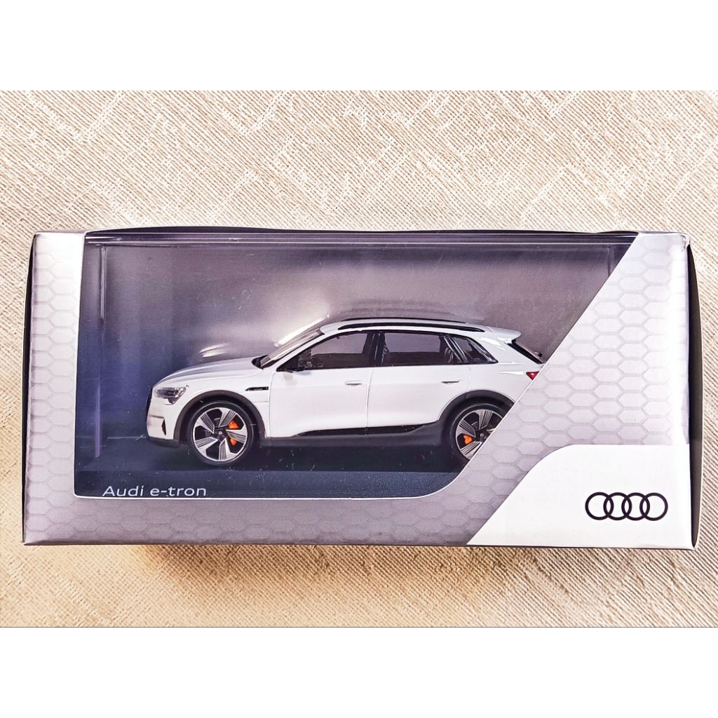 1/43 Audi e-tron 模型 | 蝦皮購物