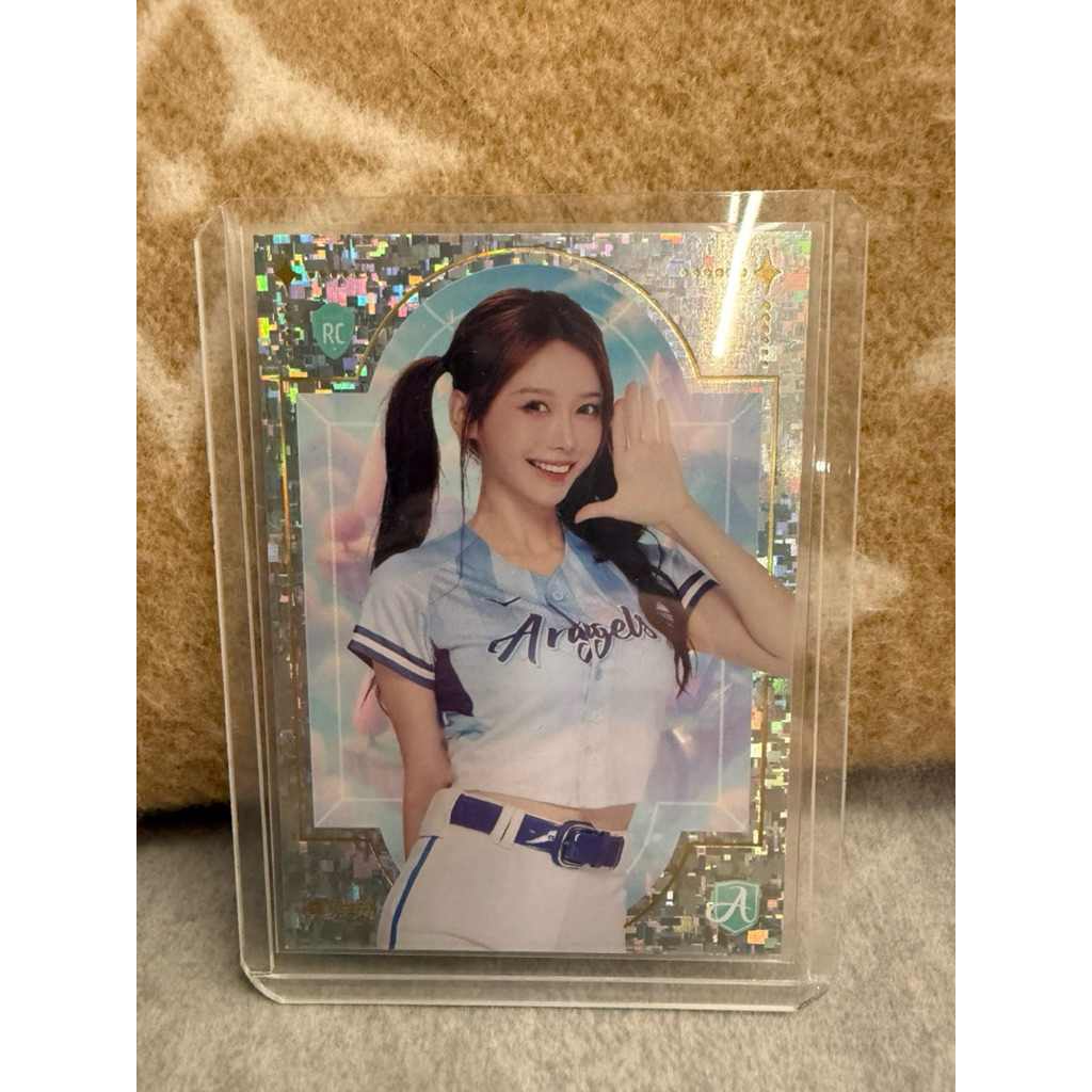 2025 富邦Fubon Angels 啦啦隊 x ASCC 女孩卡 三本柱李雅英限量14/75 15/75 RC鑽卡 | 蝦皮購物