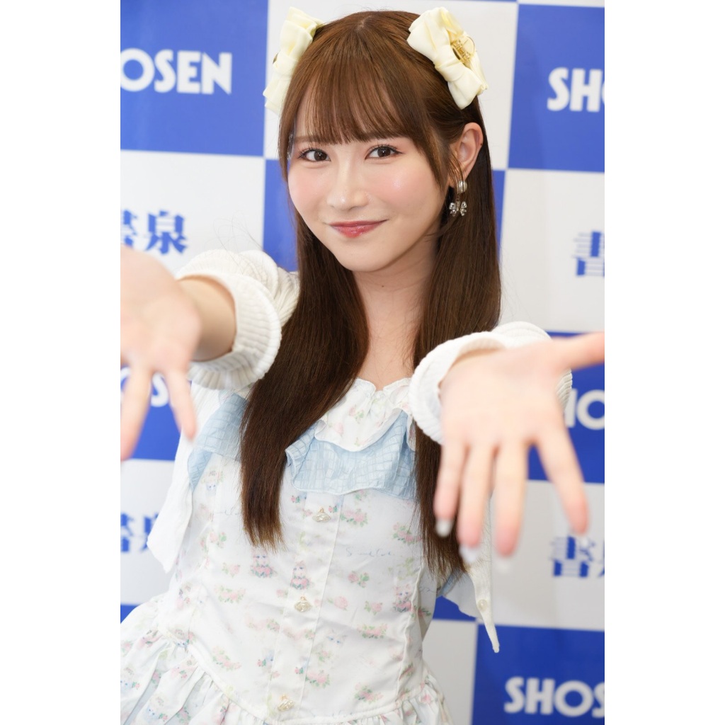 小野六花 TRE TAE TSE 日本 AV 女優 露點 掛軸 成人展 2025 | 蝦皮購物