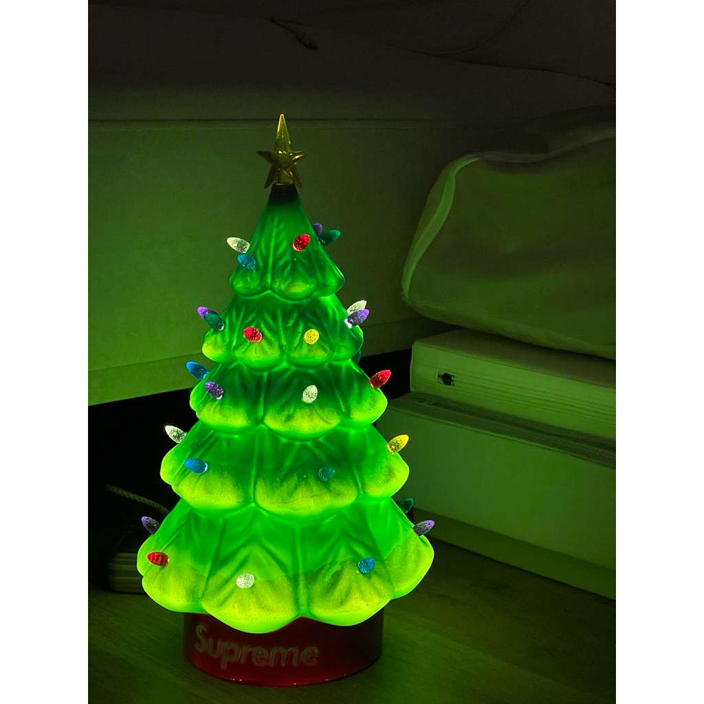 Supreme 25 FW holiday tree 聖誕樹 擺飾 現貨 | 蝦皮購物