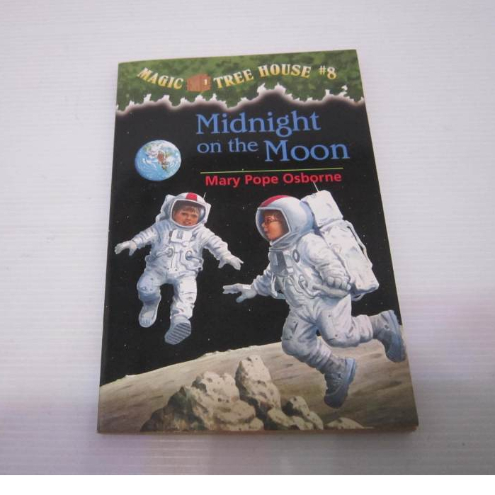 「二手書」Magic tree house #8 Midnight on the moon 英文讀本 Osbo | 蝦皮購物