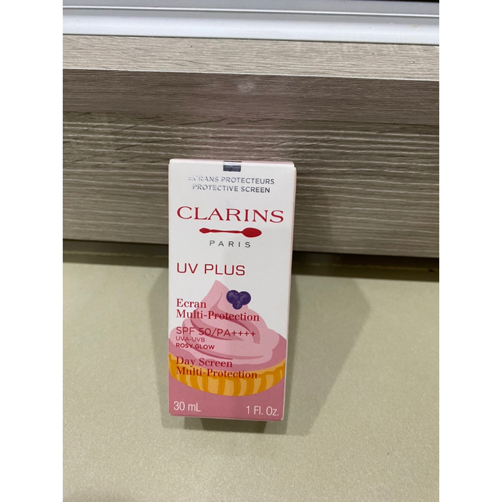 克蘭詩Clarins 輕呼吸全效UV隔離霜 baby粉 黑醋栗藍莓塔 UV plus | 蝦皮購物