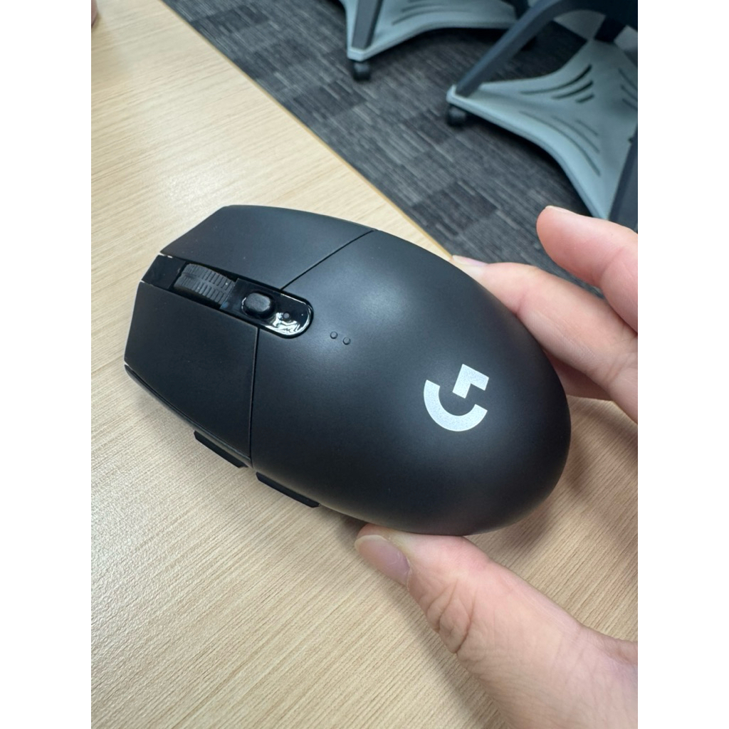 Logitech G G304 LIGHTSPEED 無線電競滑鼠 | 蝦皮購物