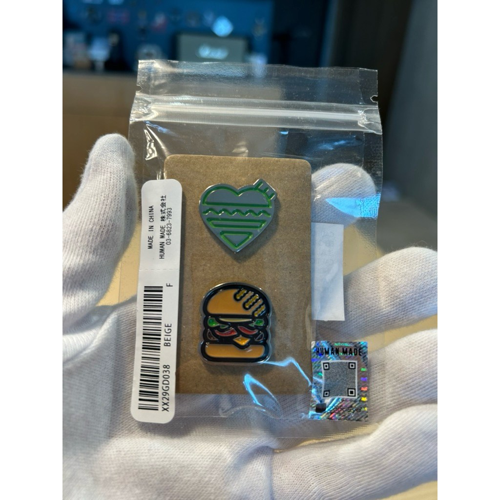 （澳門帶回）Human Made x Shake Shack聯名限定款胸章別針 愛心 漢堡胸針（2入） | 蝦皮購物