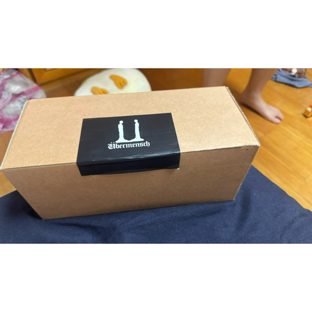 「保證正版」權志龍 GD 2025 WORLDTOUR Ü Bermensch Merch 日本東京平底拖鞋24尺寸 | 蝦皮購物