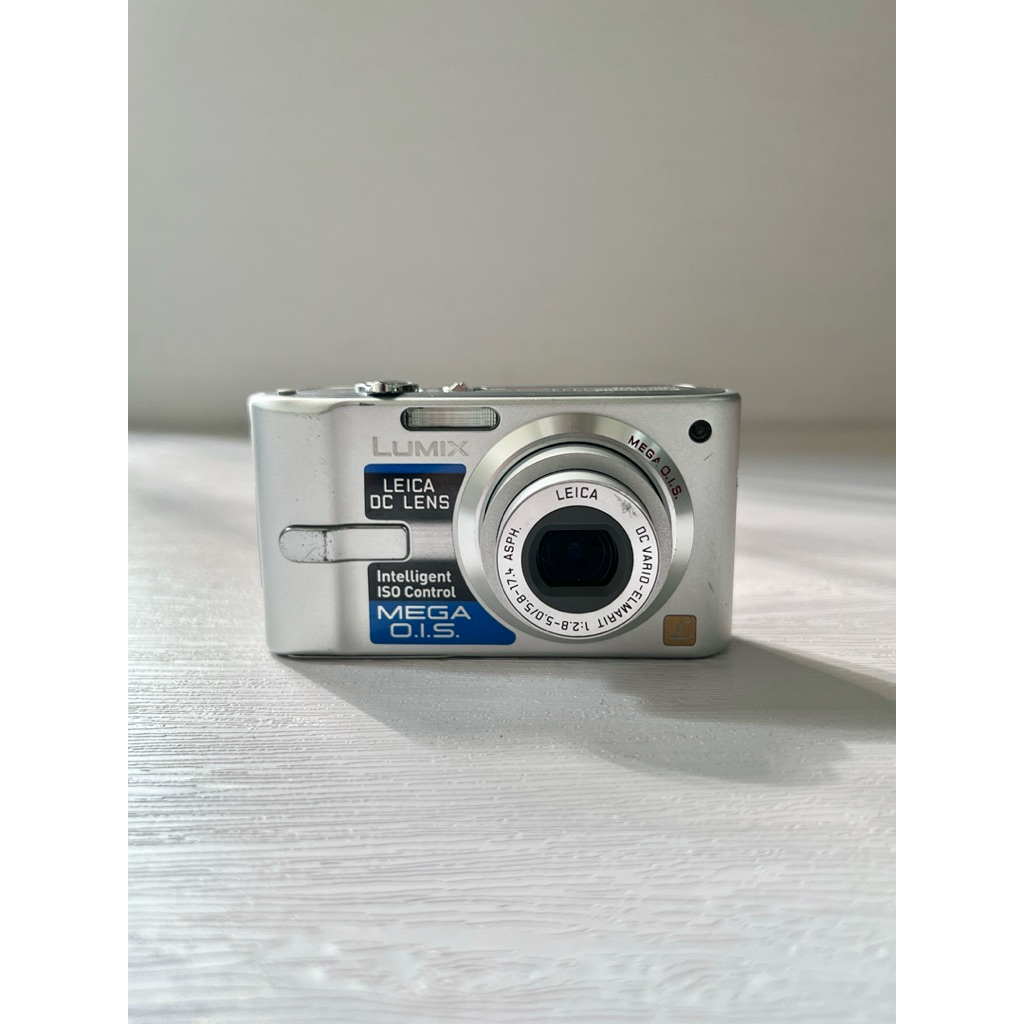 Panasonic DMC-FX12復古CCD卡片數位相機銀色 | 蝦皮購物