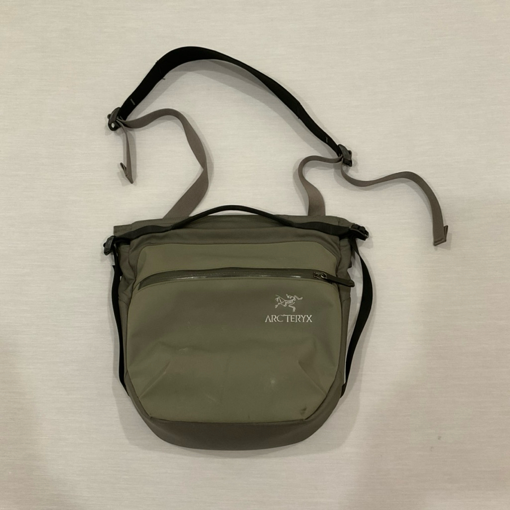 ARC’TERYX × BEAMS 聯名 ARRO 8 Shoulder Bag 側背包 | 蝦皮購物