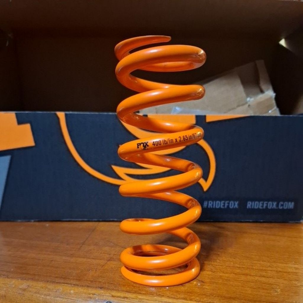 FOX SLS 後避震彈簧 400磅 × 2.65in/67mm | 蝦皮購物
