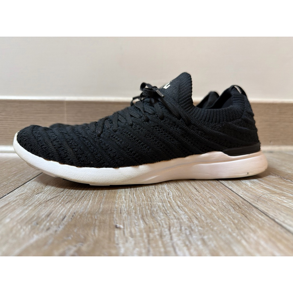 APL TechLoom Pro 黑色 九成五新 輕量跑鞋25.5cm | 蝦皮購物