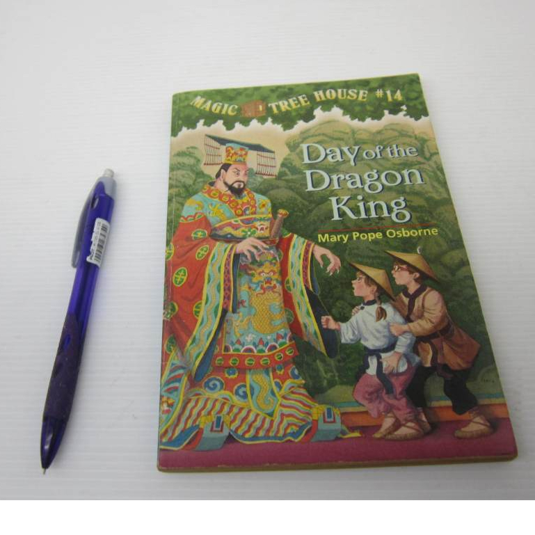 「二手書」Magic tree house #14 Day of the Dragon King 英文讀本 有泛黃 | 蝦皮購物