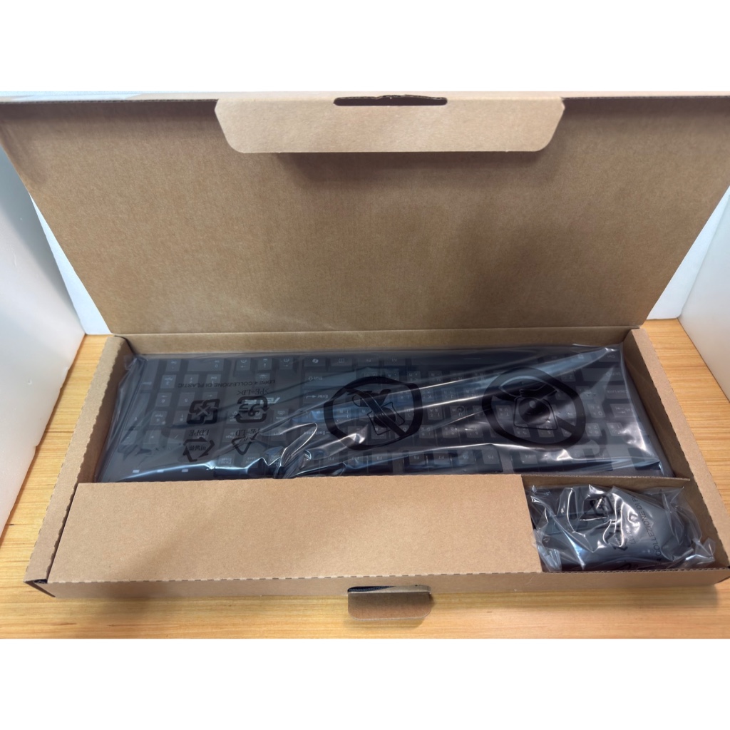 【新倫柑仔店】全新未拆封 華碩（ASUS）K710+M12 鍵盤滑鼠組 現貨 | 蝦皮購物