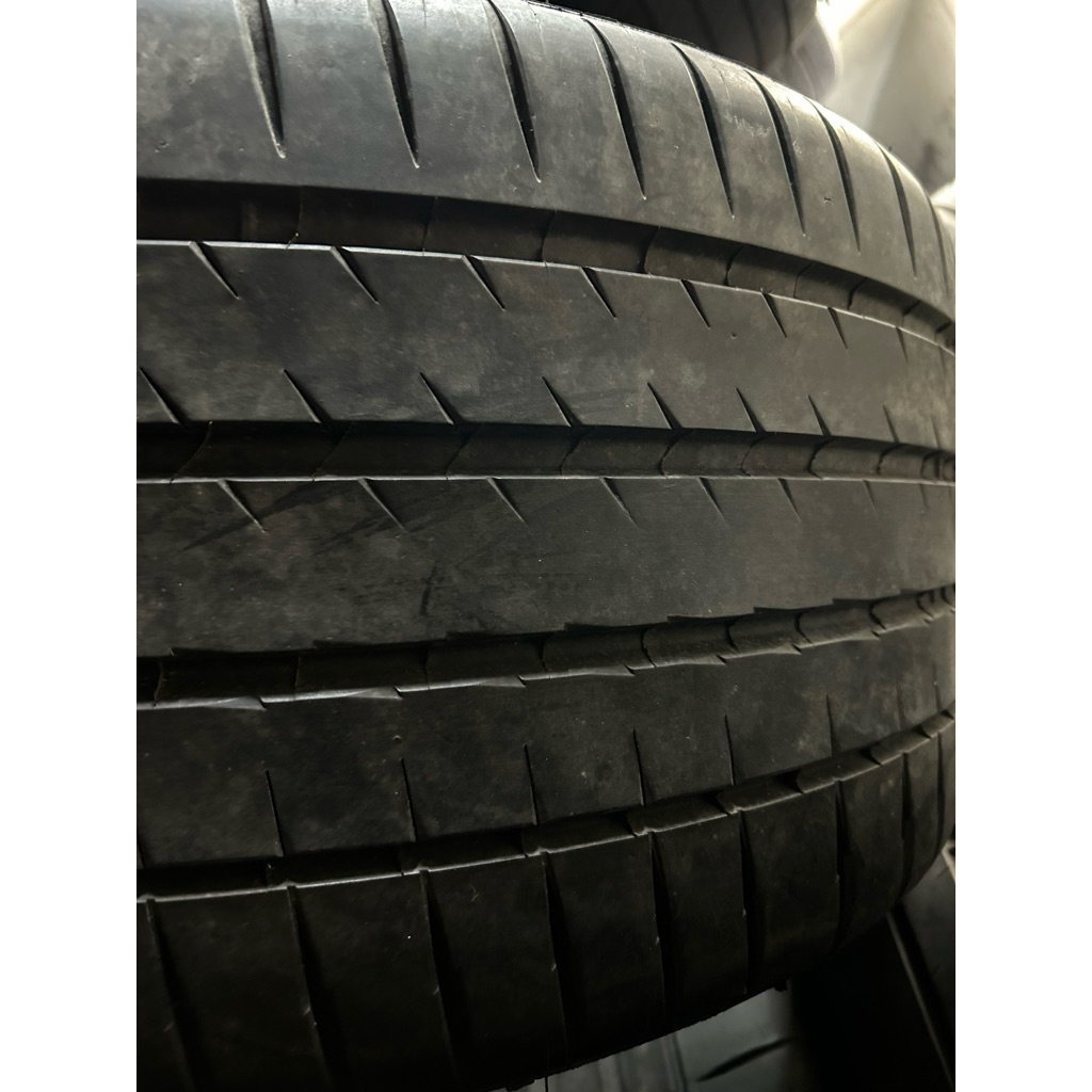 九成新 米其林 MICHELIN Ps4s 235 35 20 一條2200元 2017年法國制 只剩一條 | 蝦皮購物
