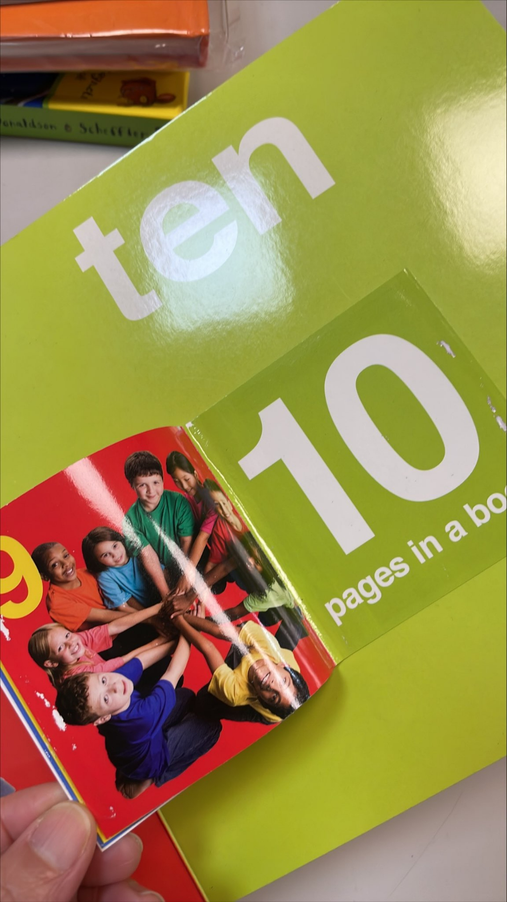 Numbers-First Concepts 寶寶的第一本學習書：數字篇操作書(英國版)(外文書)(福利品) | 蝦皮購物