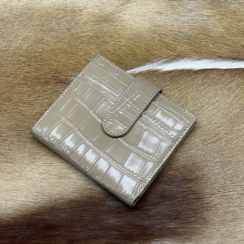 【台灣現貨 保固免運】 牛皮壓鱷魚紋皮夾 高級感大容量真皮錢包 頭層牛皮錢包 真皮皮夾 真皮短夾 | 蝦皮購物