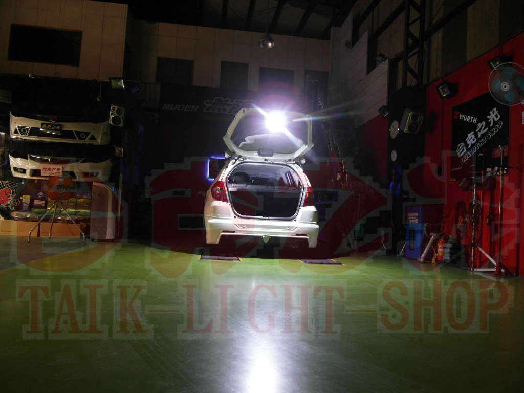 台克之光-HONDA FIT2 /FIT2.5 LED後箱蓋-飾蓋LED模組整合 /露營燈 | 蝦皮購物
