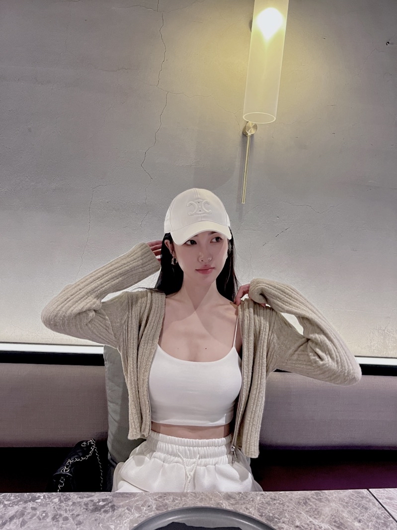 【CHING'S自訂】現貨 大U領細肩帶短版bra top美胸小背心 11色 分尺寸 含厚墊 MIT 女裝 小可愛 | 蝦皮購物